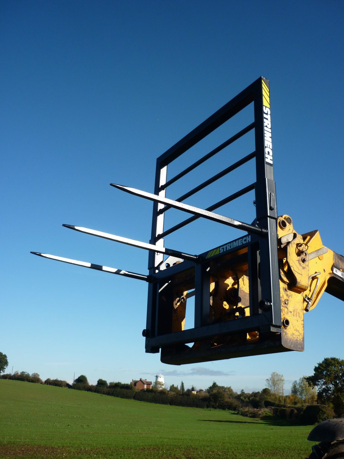 BALE FORK COMPLETE WITH DETACHABLE TOP FRAME - Strimech Engineering